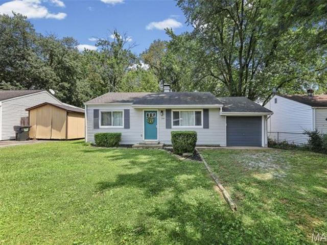 204 Lucinda Dr, Fairview Heights, IL 62208