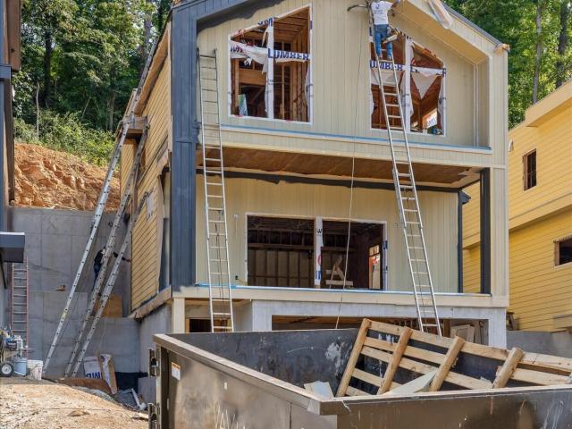 204 Lullwater Road