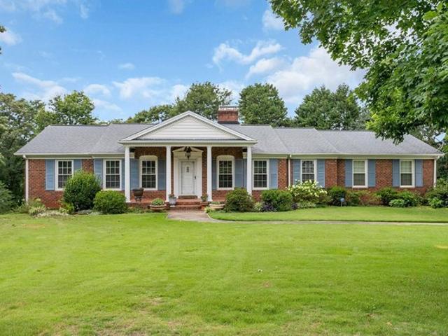 204 Montclair Rd, Greer, SC 29651