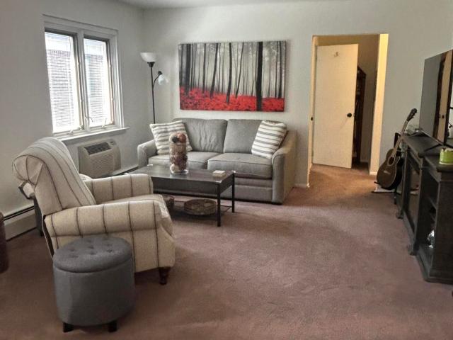 204 Manor E