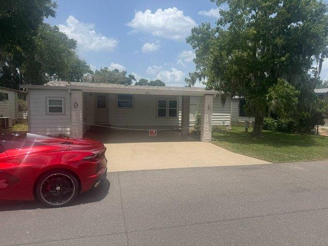 204 Meadow Brook Ln, Plant City, FL 33565