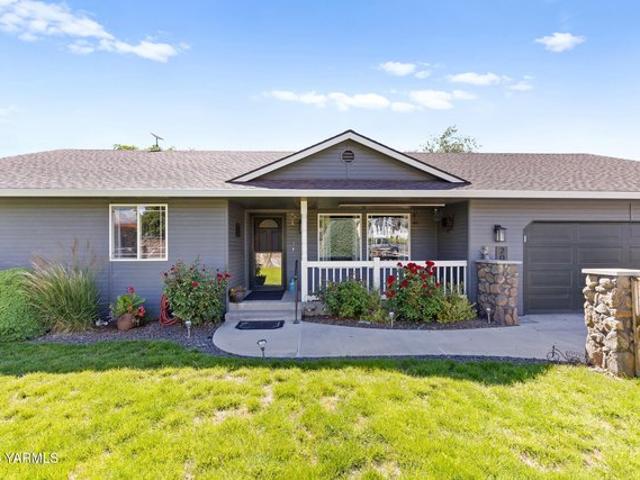 204 N 57th St, Yakima, WA 98901