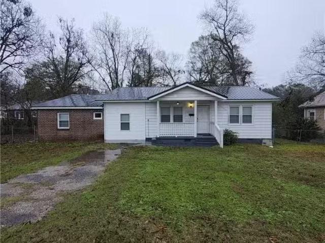 204 N COLLEGE ST, YORK, AL 36925
