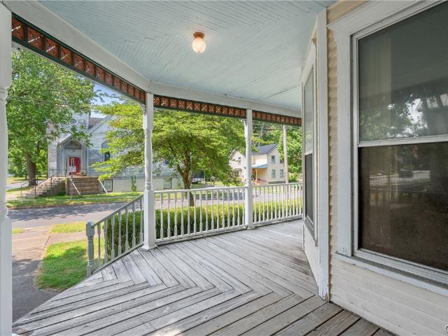 204 N Lake Road