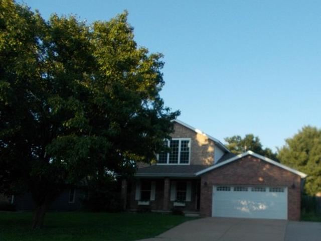 204 N Maplecrest Dr, Nixa, MO 65714