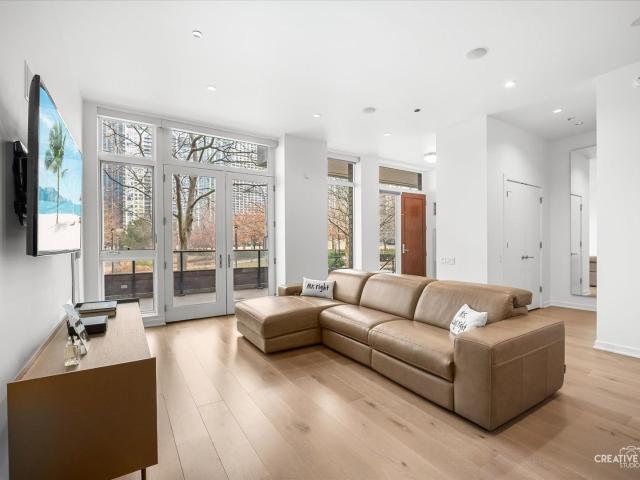 204 N Park Dr, Chicago, IL