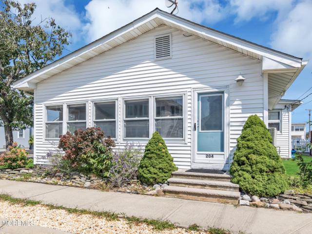 204 N St, Seaside Park, NJ 08752 | MLS #22604 | Compass