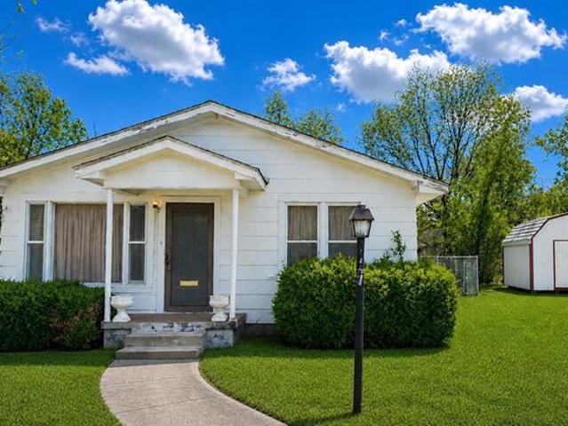 204 NE 10th Ave, Ardmore, OK 73401