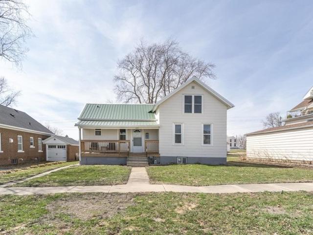 204 NE 1st St, Tripoli, IA 50676