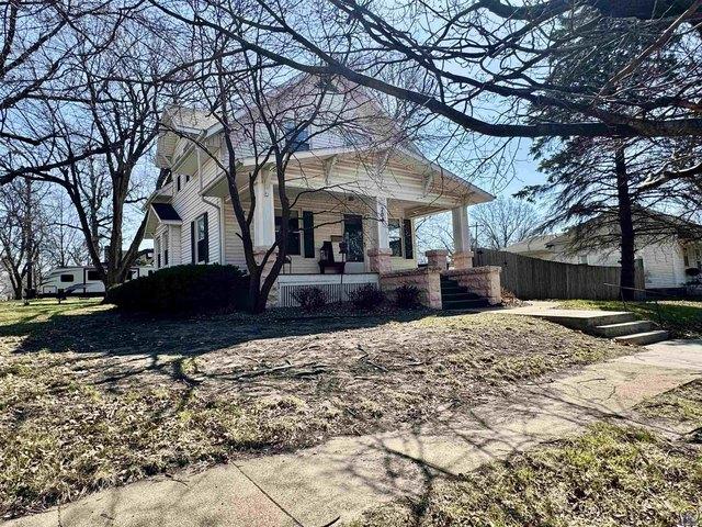 204 S 4th St, Sabetha, KS 66534