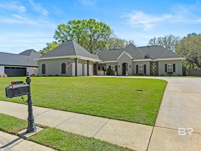 204 S Tee Dr, Fairhope, AL 36532