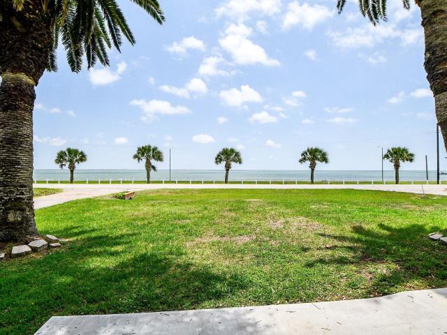 204 S Bay Boulevard