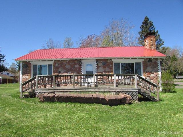 204 S Fifth St, Baraga, MI 49908