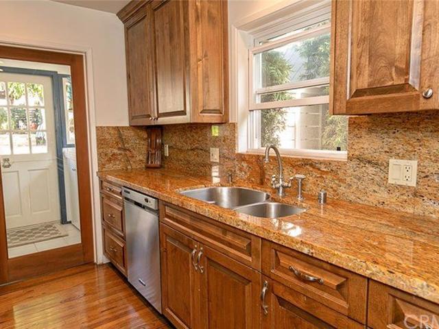 204 S Guadalupe Ave, Redondo Beach, CA 90277