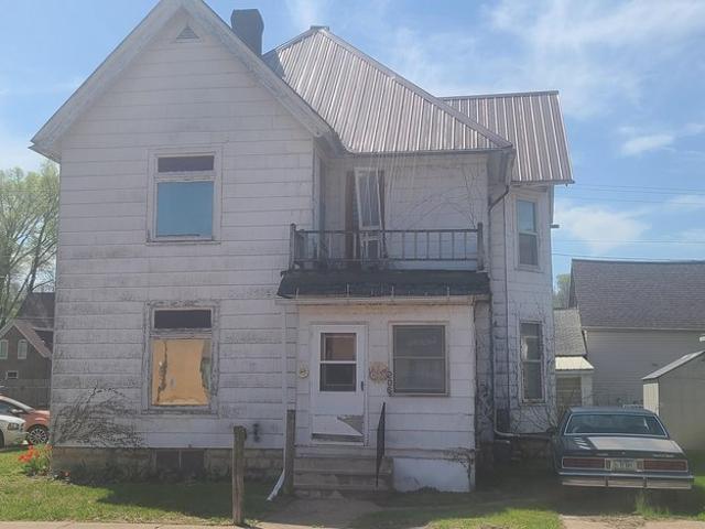 204 S River Park Dr, Guttenberg, IA 52052