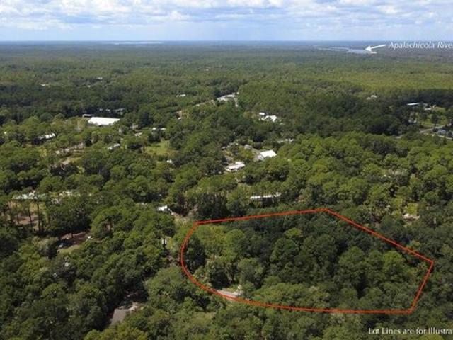 204 Smith Rd, Apalachicola, FL 32320