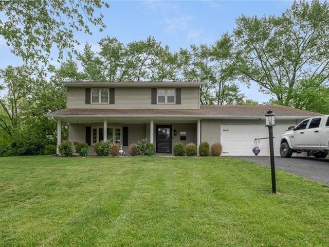 204 Saundra Ct, Beavercreek, OH 45430