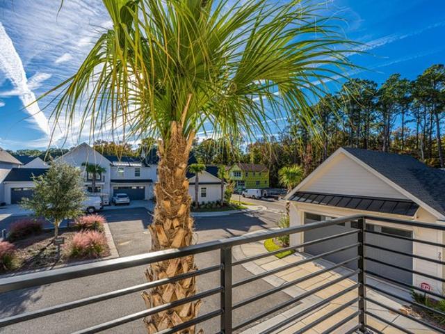 204 Saunter Ct, Johns Island, SC 29455