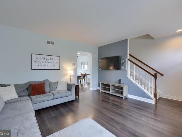 204 Sagamore Hill