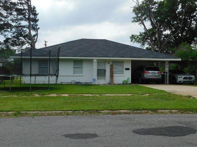 204 SE 3rd St, Springhill, LA 71075