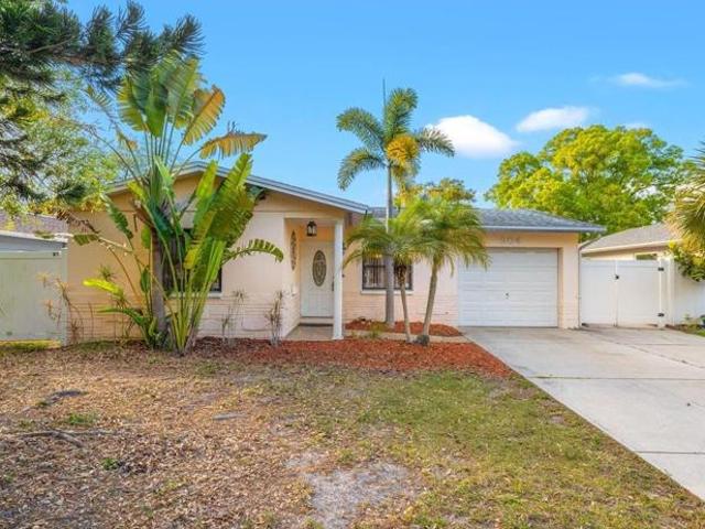 204 SE Monroe Cir N, Saint Petersburg, FL 33703