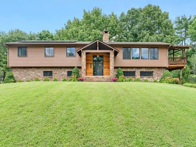 204 Shoreline Dr, Springdale, AR 72764