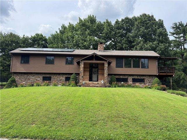 204 Shoreline Dr, Springdale, AR 72764