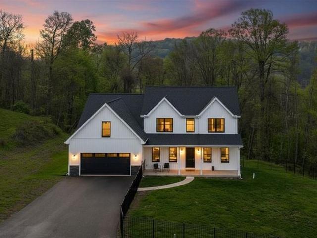 204 Skyline Dr, Indiana, PA 15701