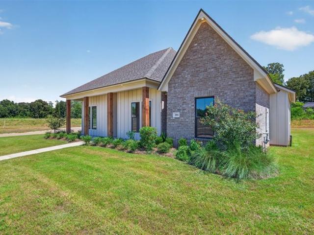 204 St Andrews Ln, Benton, LA 71006