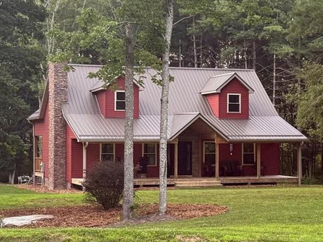 204 Stanley St, White Oak, WV 25989