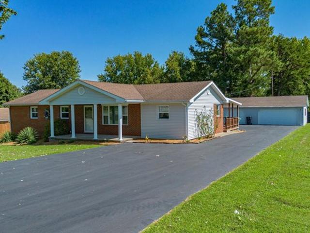 204 Summit Dr, Marion, KY 42064