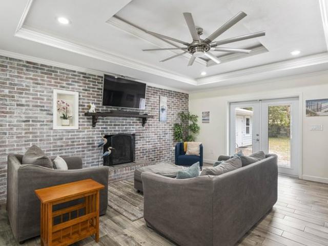 204 SW Coral Dr, Fort Walton Beach, FL 32548