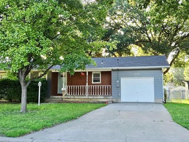 204 Pine Ct, Lindsborg, KS 67456