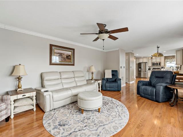 204 Rolling Hill Farm Dr
