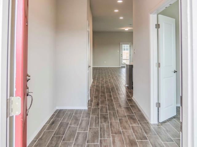 204 Rollingwood Dr