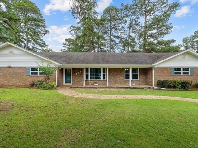 204 Redwater Rd, Wake Village, TX 75501
