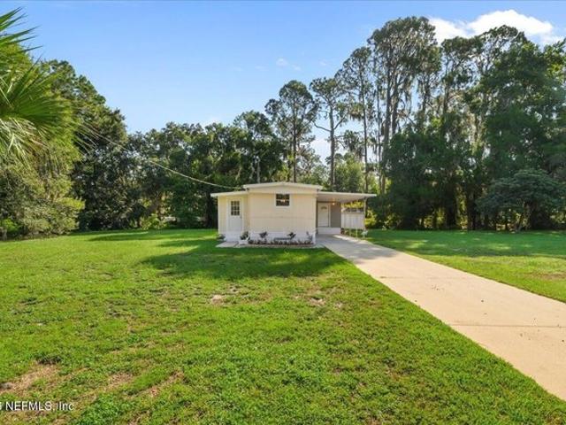 204 Riviera Dr, Crescent City, FL 32112