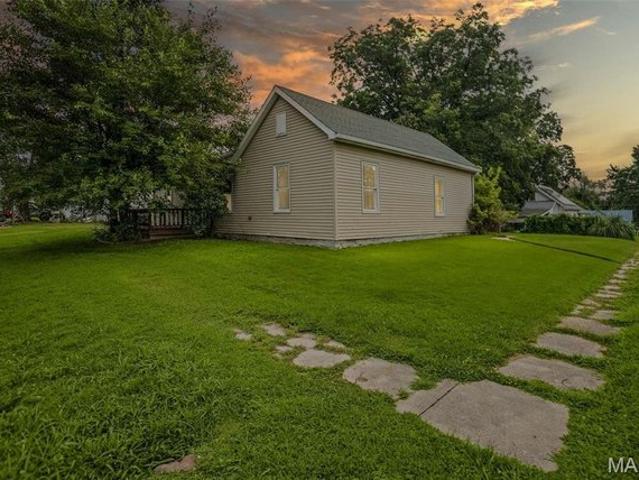 204 W Union St, Pleasant Hill, IL 62366