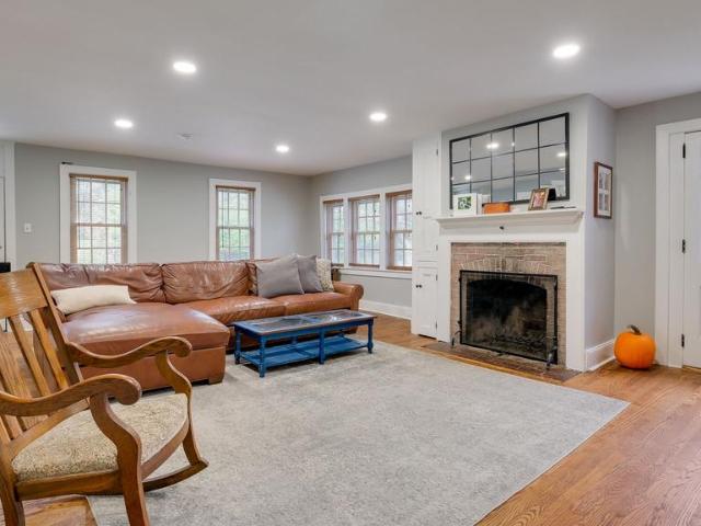 204 W Brookhaven Road