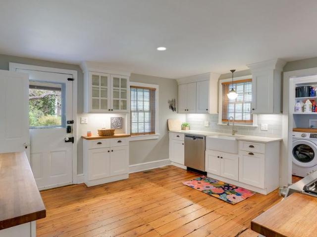 204 W Brookhaven Road