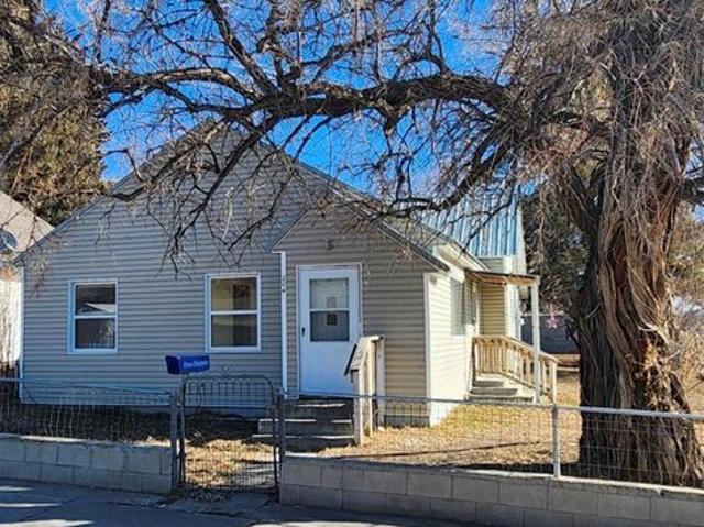 204 W Grand Ave, Arco, ID 83213