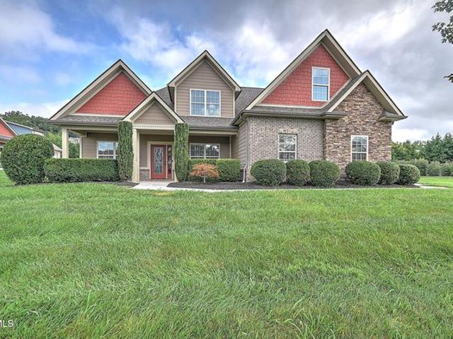 204 W Hawthorne Ct, Greeneville, TN 37745