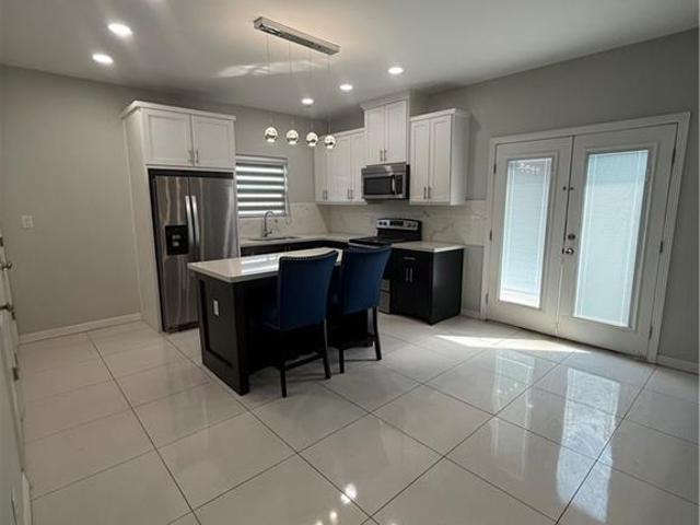 204 W Rutherford Avenue 4
