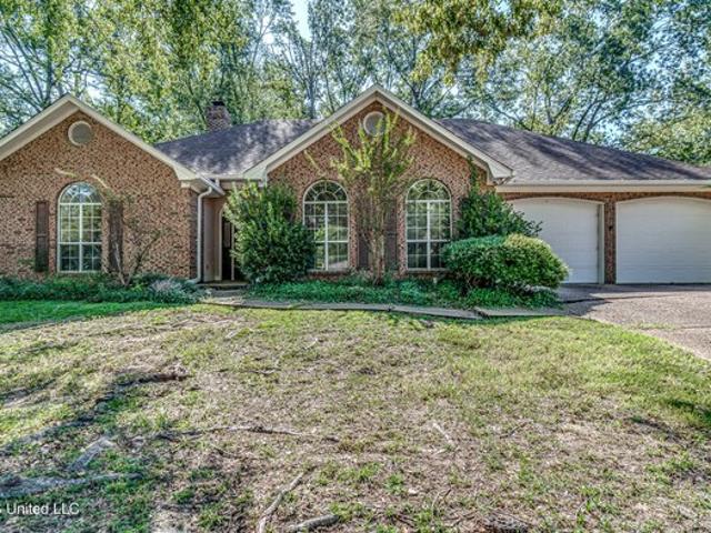 204 Woodrun Dr, Ridgeland, MS 39157