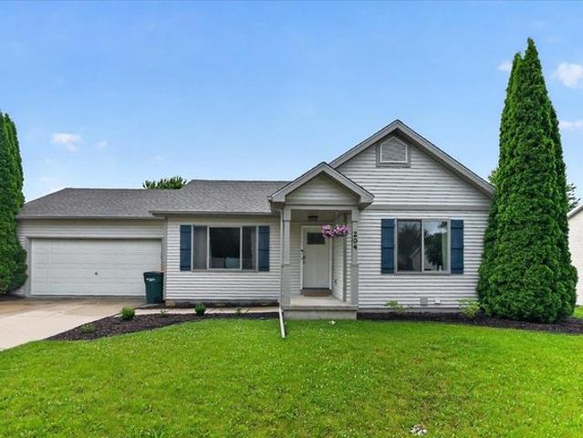 204 Weald Bridge Rd, Cottage Grove, WI 53527