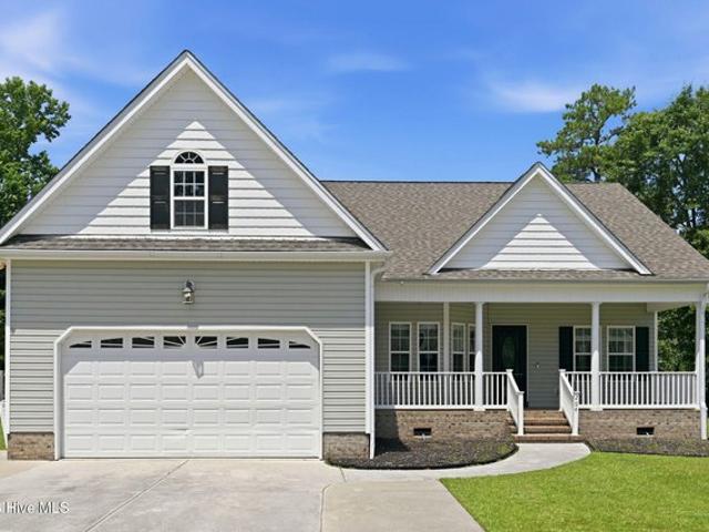 204 Wedgefield Cir, Maple Hill, NC 28454