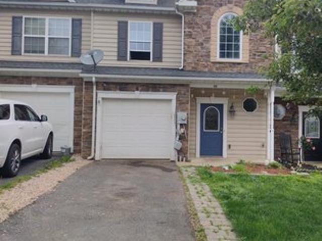 204 Whitley Dr, Chambersburg, PA 17201