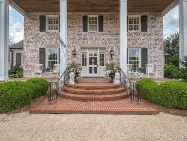 204 THE HIGHLANDS, TUSCALOOSA, AL 35404