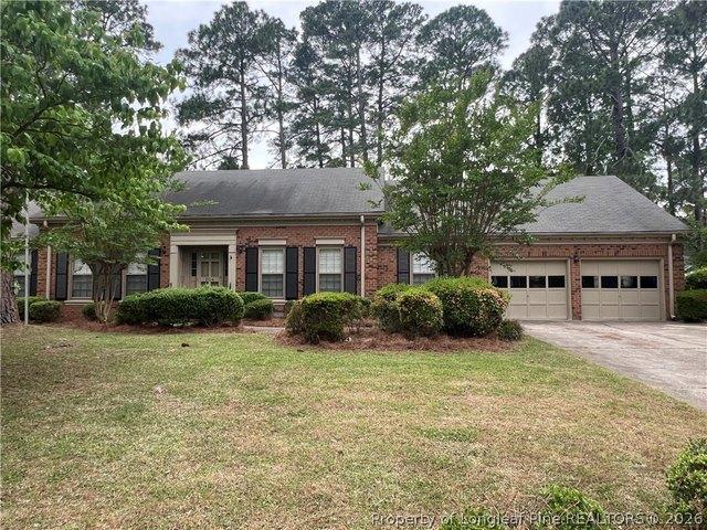 204 Thorncliff Dr, Fayetteville, NC 28303