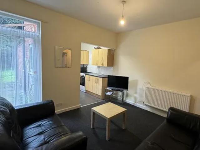204 Tiverton Road, Stirchley, B29 6BU, United Kingdom | Room for rent #136263915 | Rentberry